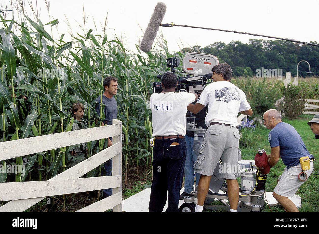 RORY CULKIN, MEL GIBSON, SIGNS, 2002 Stock Photo - Alamy