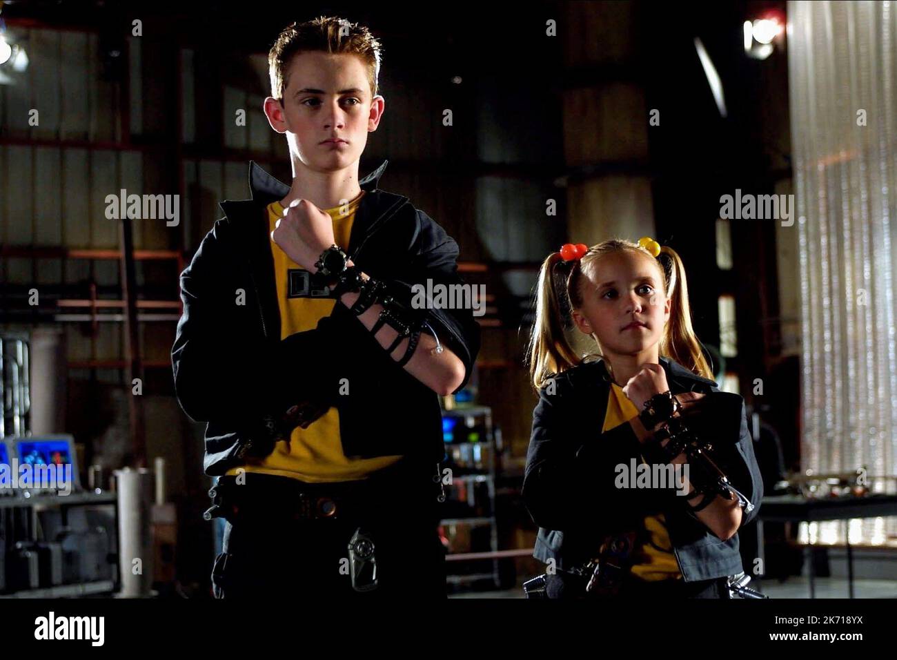 MATT O'LEARY, EMILY OSMENT, SPY KIDS 2: THE ISLAND OF LOST DREAMS, 2002 ...