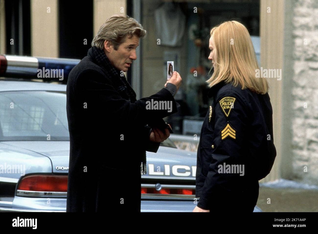 RICHARD GERE, LAURA LINNEY, THE MOTHMAN PROPHECIES, 2002 Stock Photo ...
