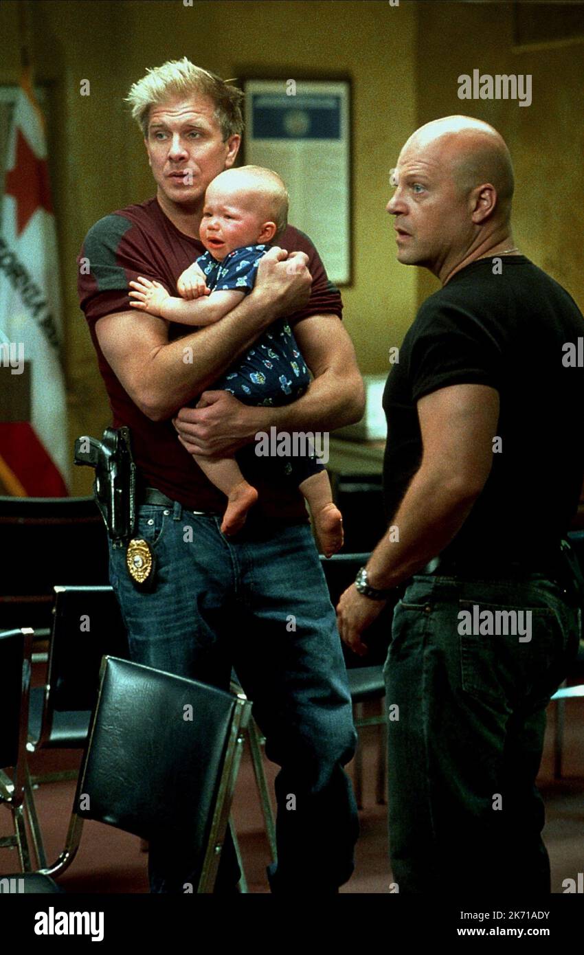 KENNY JOHNSON, MICHAEL CHIKLIS, THE SHIELD : SEASON 1, 2002 Stock Photo ...