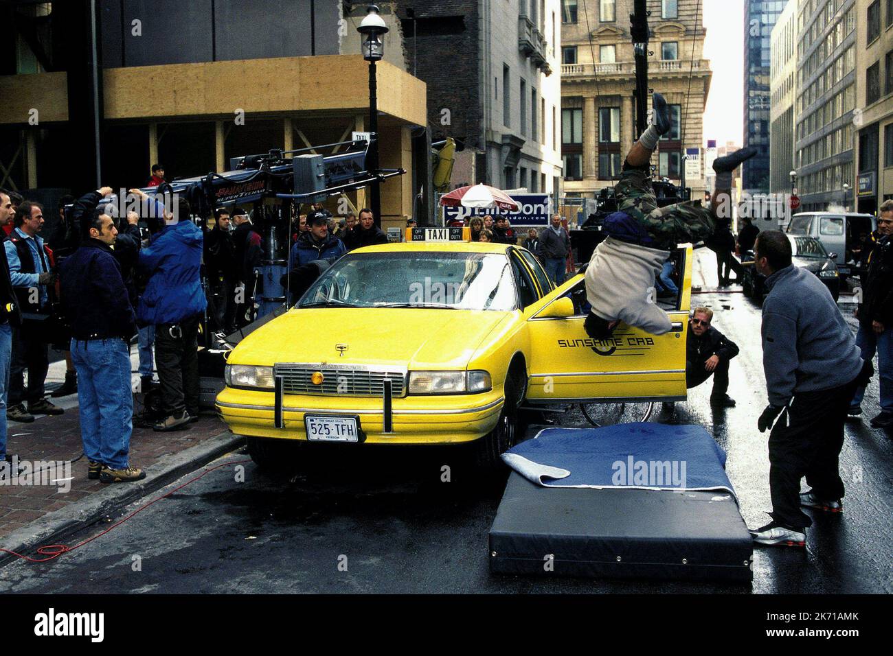 TAXI STUNT SCENE, THE TUXEDO, 2002 Stock Photo - Alamy