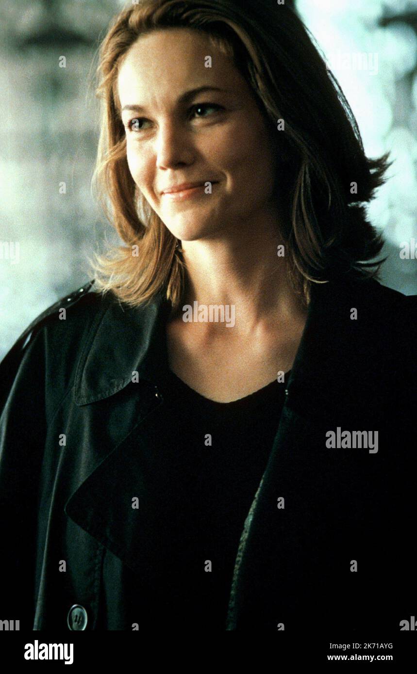 Diane Lane Unfaithful Hallway