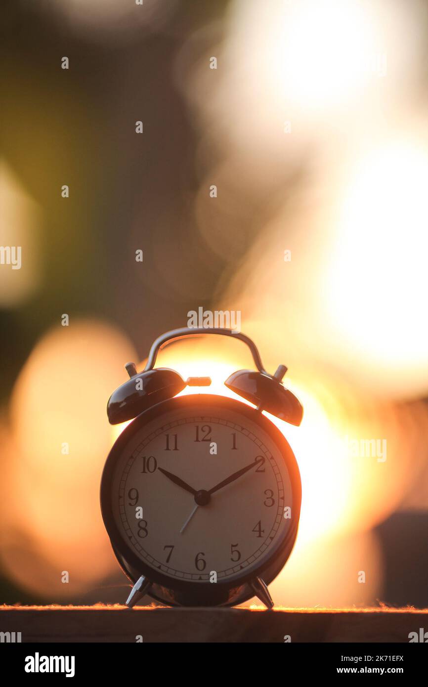 Black Retro 10 o'clock and Morning sun with Bright and Flare Day Light ...