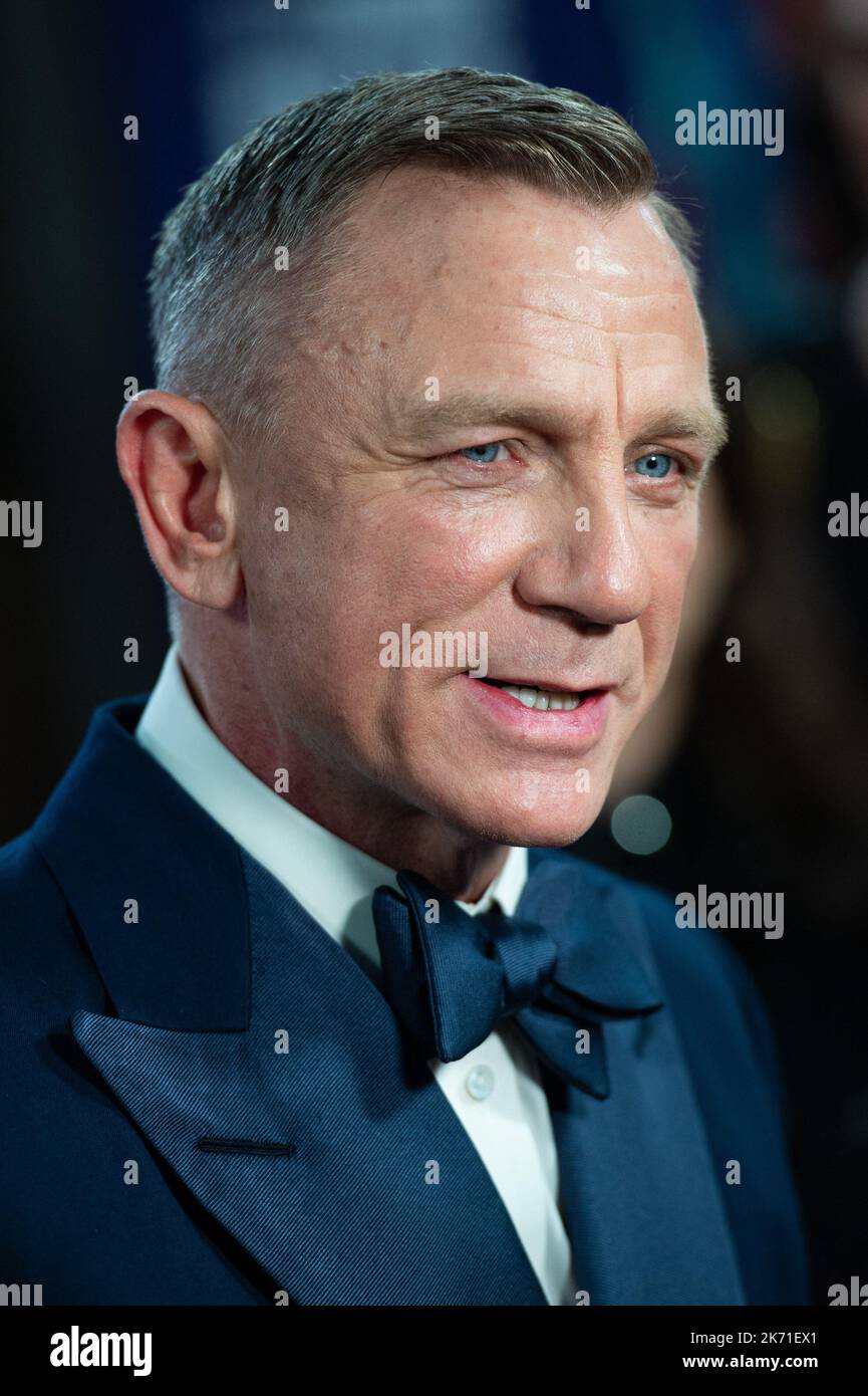 Daniel Craig attending the Glass Onion: A Knives Out Mystery Premiere ...