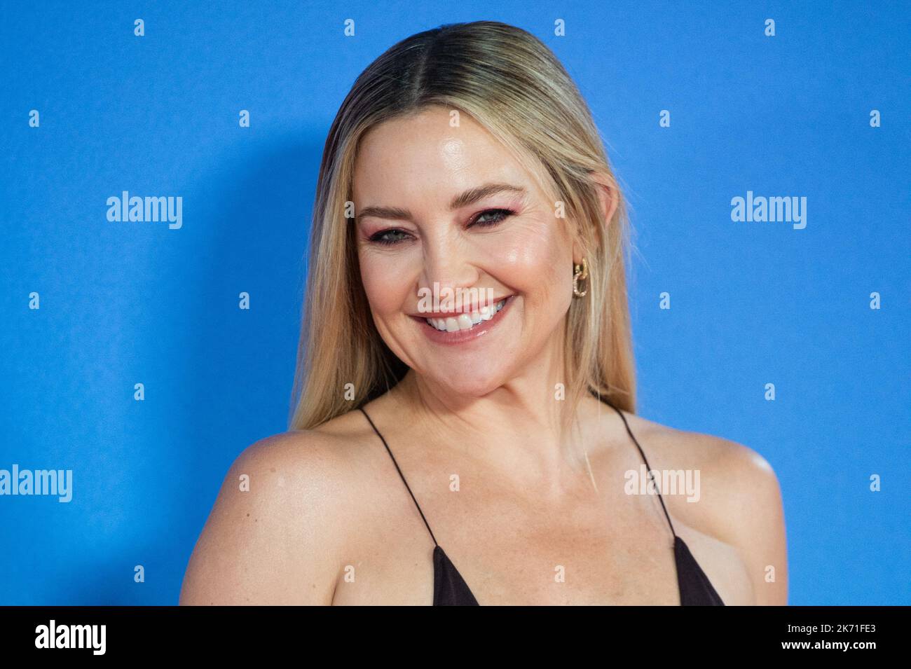 Kate Hudson attending the Glass Onion: A Knives Out Mystery Premiere as ...