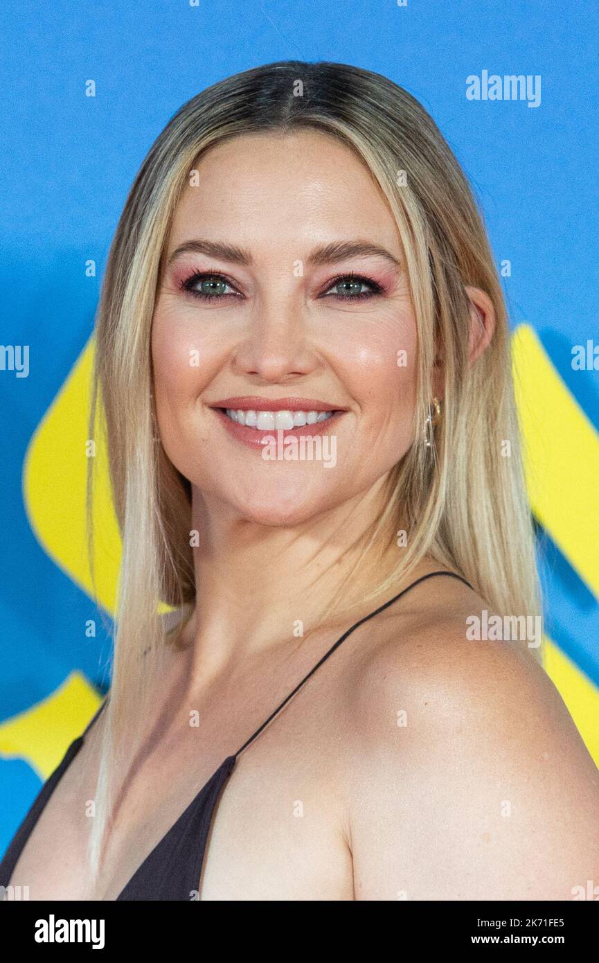 Kate Hudson attending the Glass Onion: A Knives Out Mystery Premiere as ...