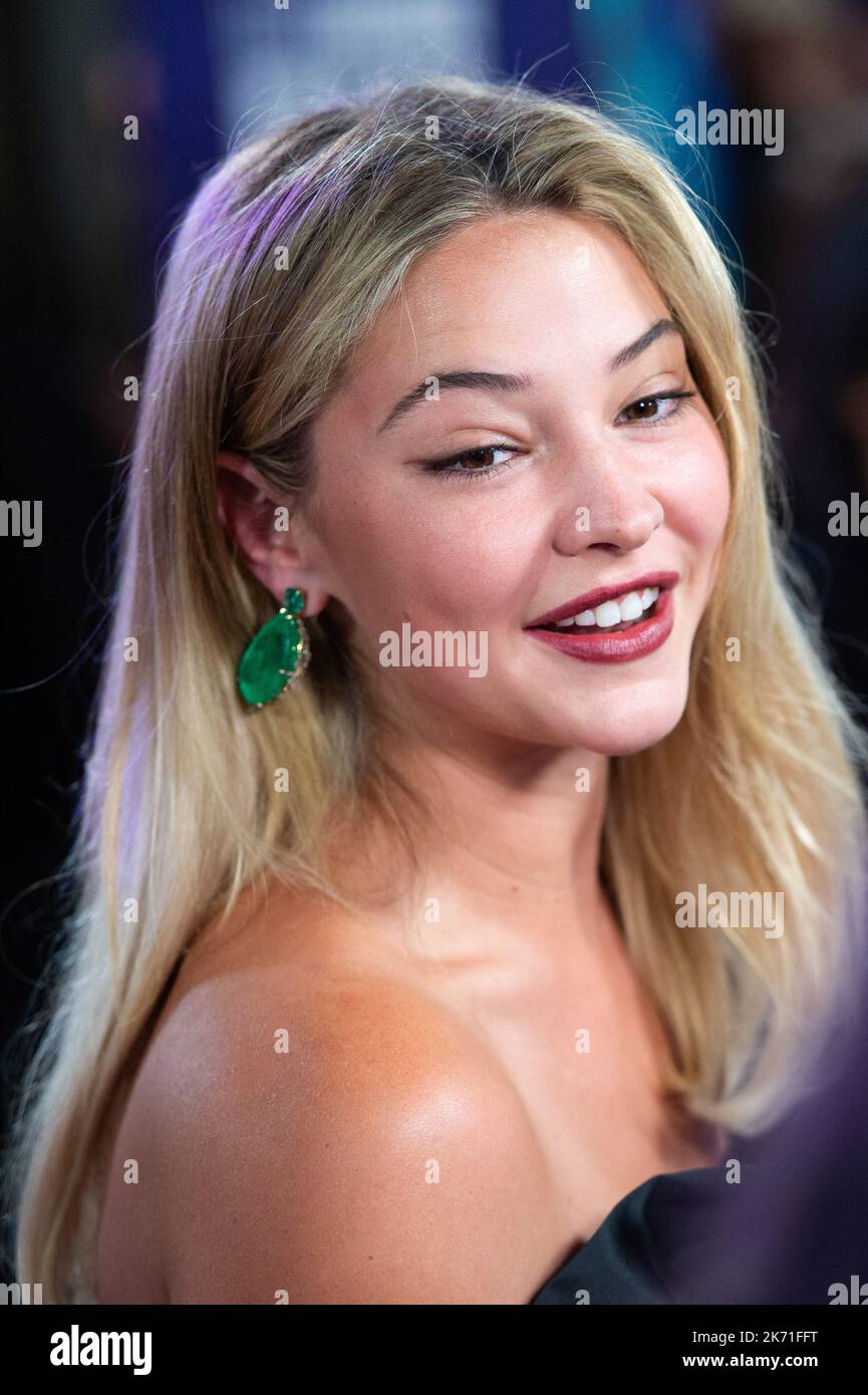 Madelyn Cline attending the Glass Onion: A Knives Out Mystery Premiere ...