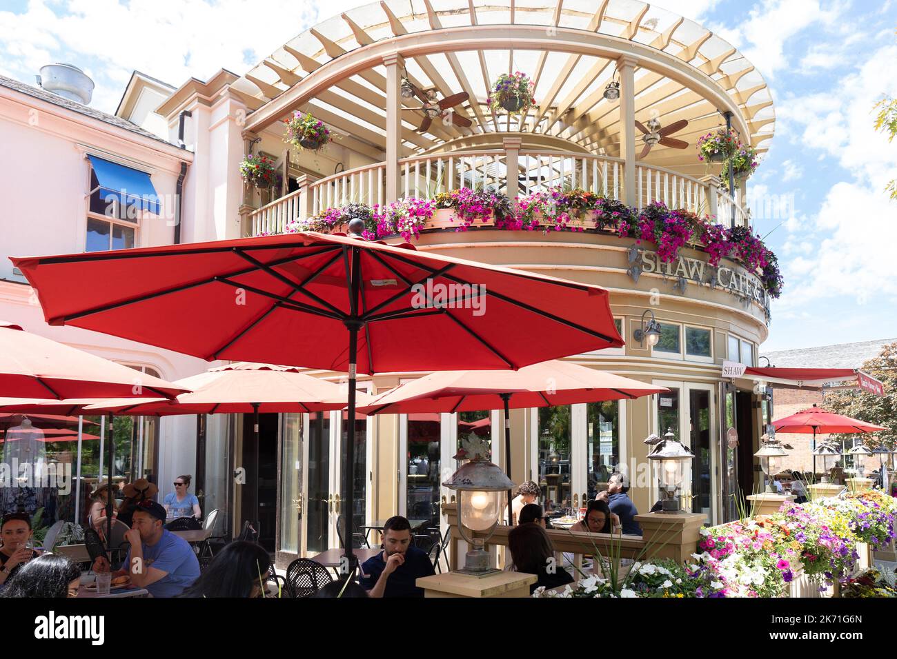 Toronto, Canada - May 28 2022: Busy al fresco restaurant with people ...