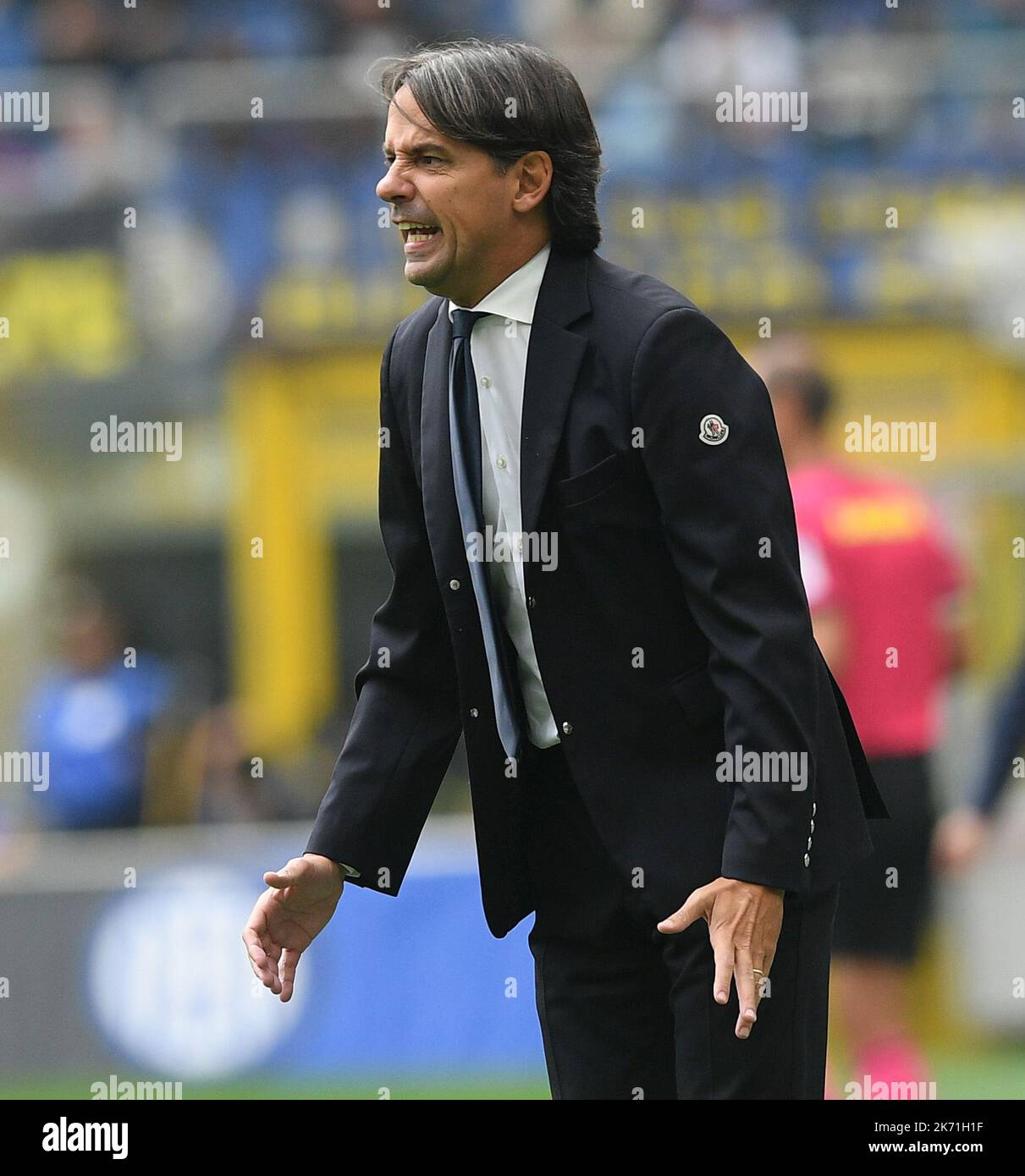 Simone inzaghi reacts hi-res stock photography and images - Alamy