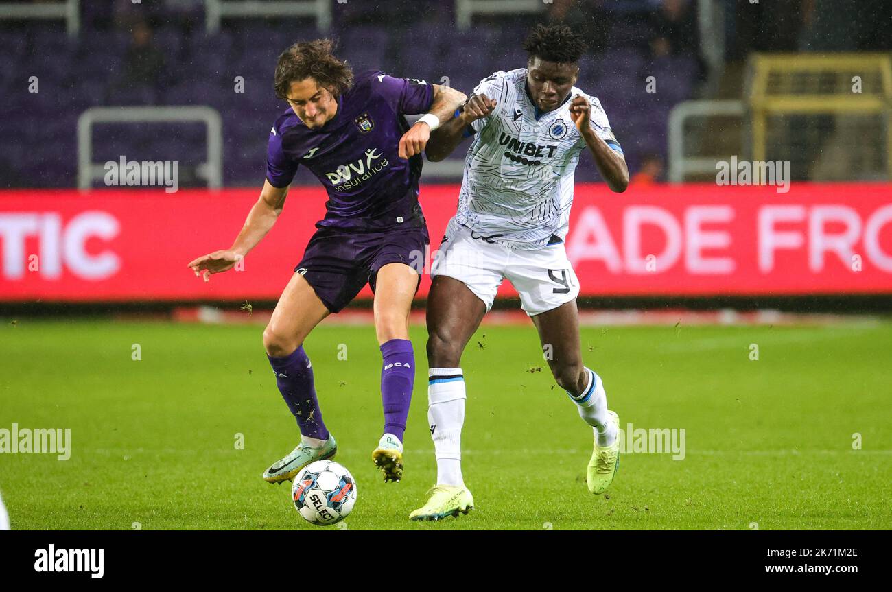 Anderlecht's Fabio Silva and Club's Abakar Sylla fight for the ball ...