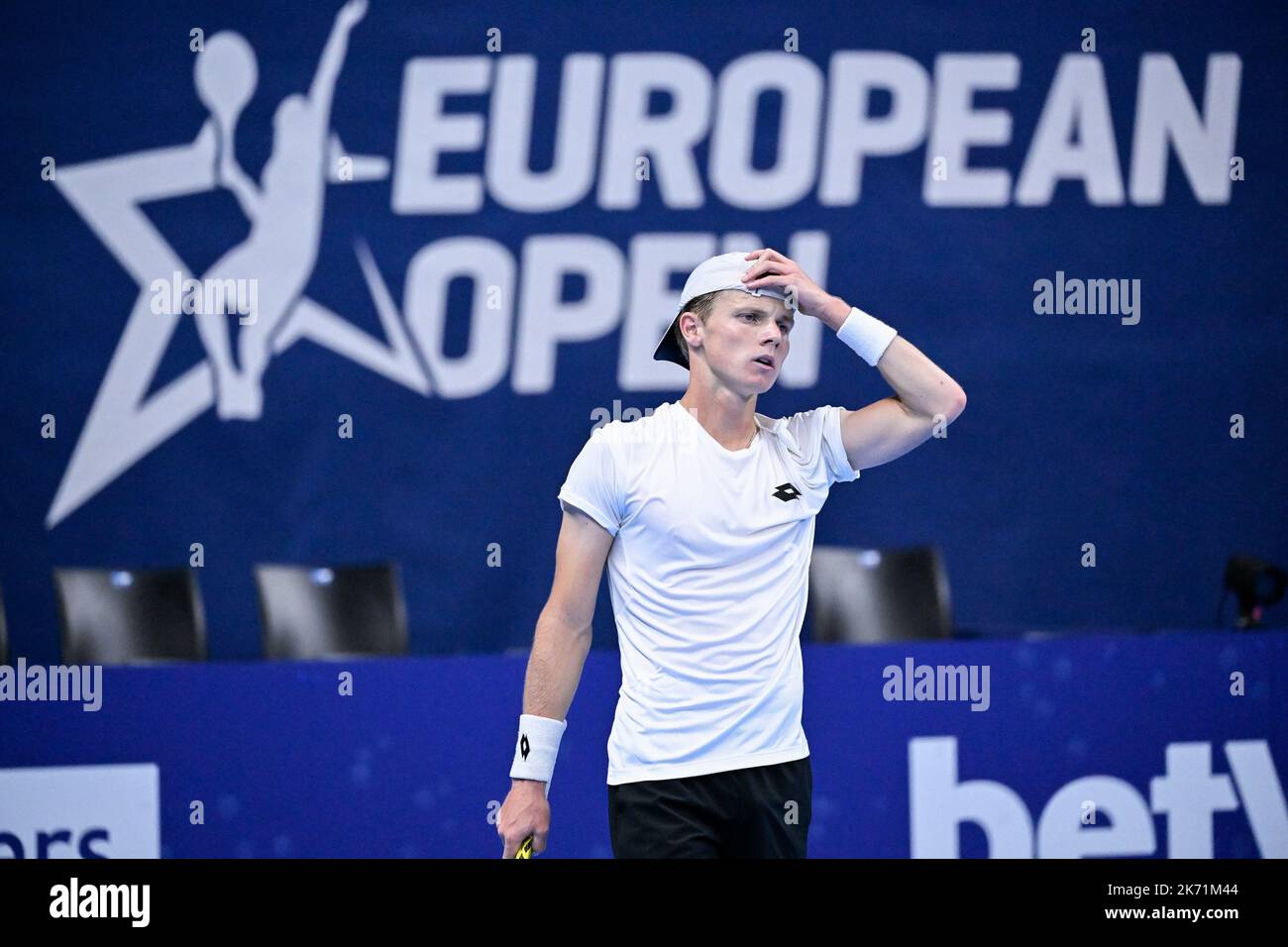 Dutch Jesper De Jong reacts during the qualification game between ...