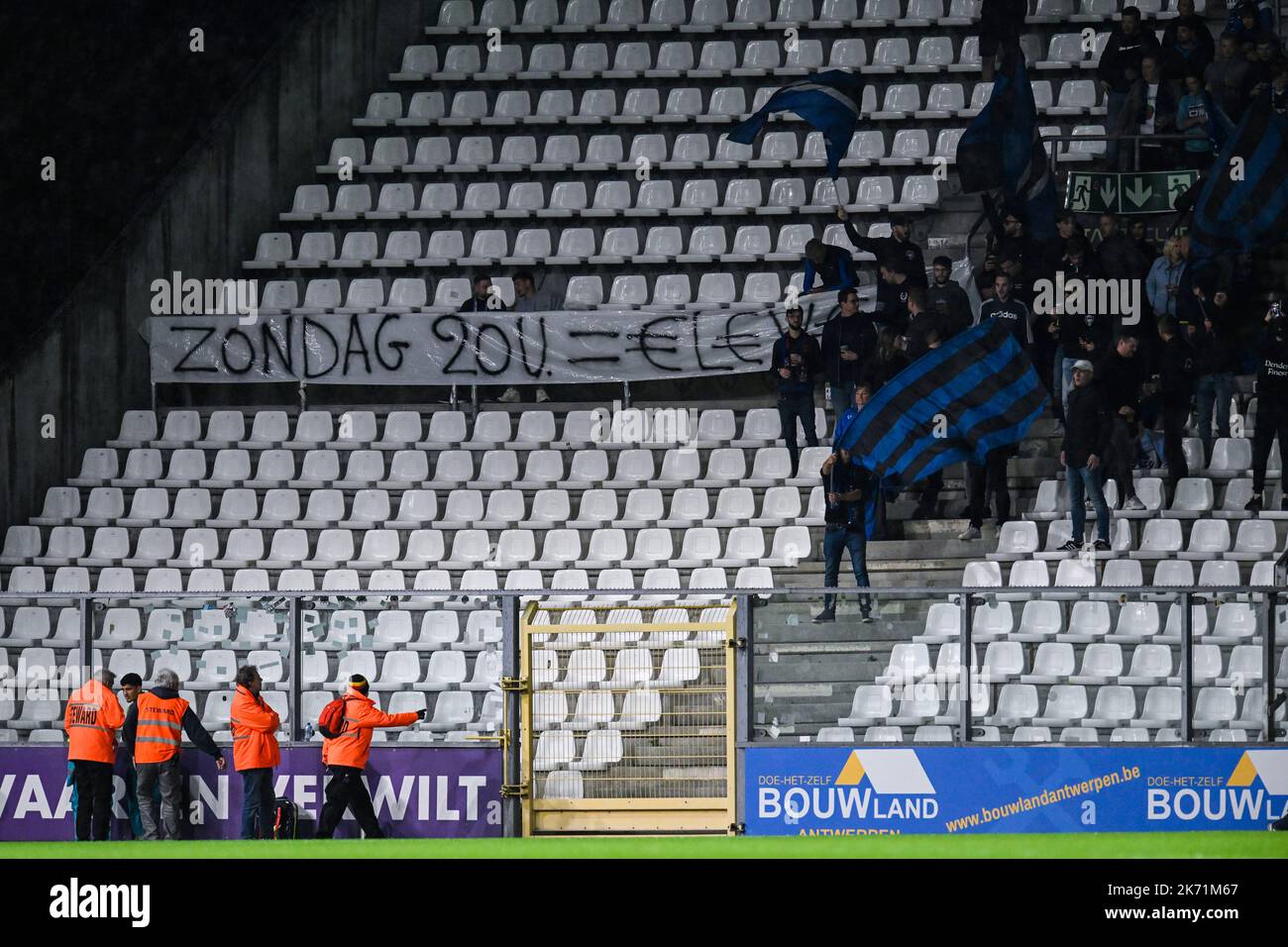 Dender fans pictured before a soccer match between Beerschot AC and ...