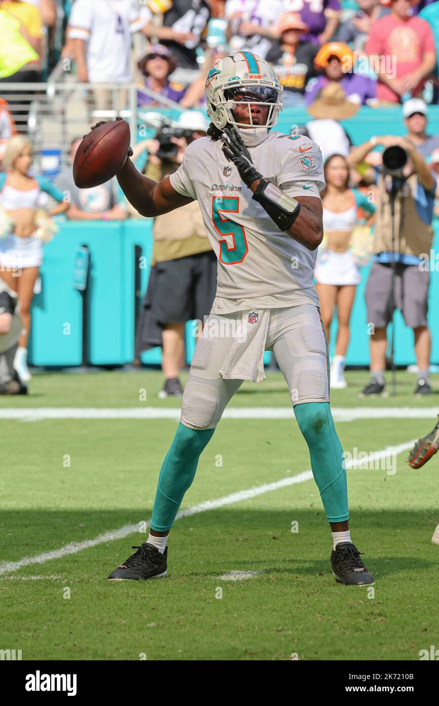 Sunday, October 16, 2022; Miami Gardens, FL USA; Miami Dolphins ...