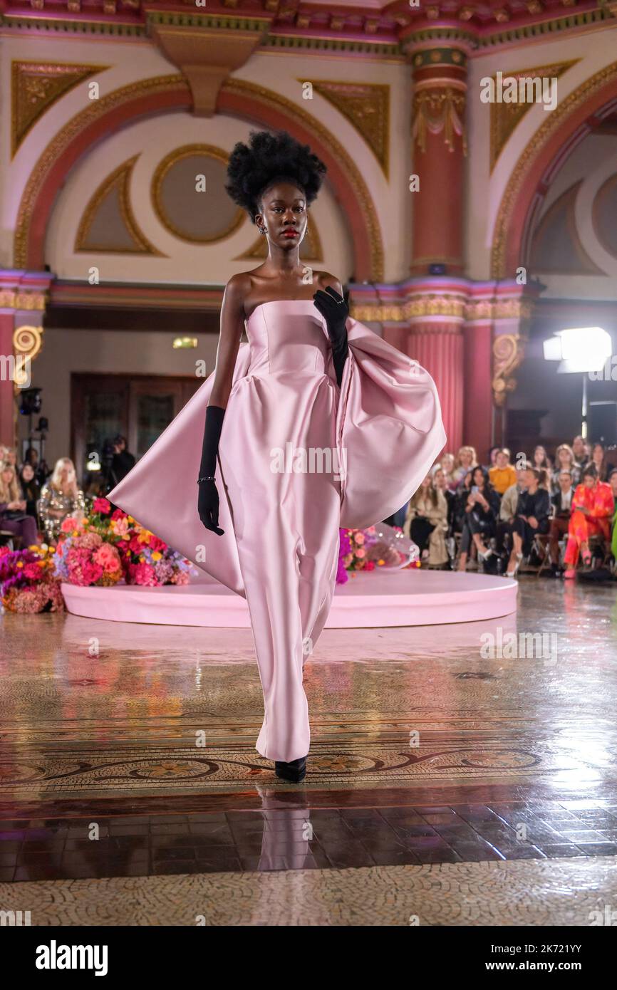 Melbourne, Australia. 16th Oct, 2022. A model wearing an outfit by ...