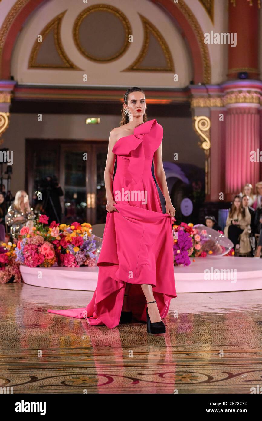 Melbourne, Australia. 16th Oct, 2022. A model wearing an outfit by ...