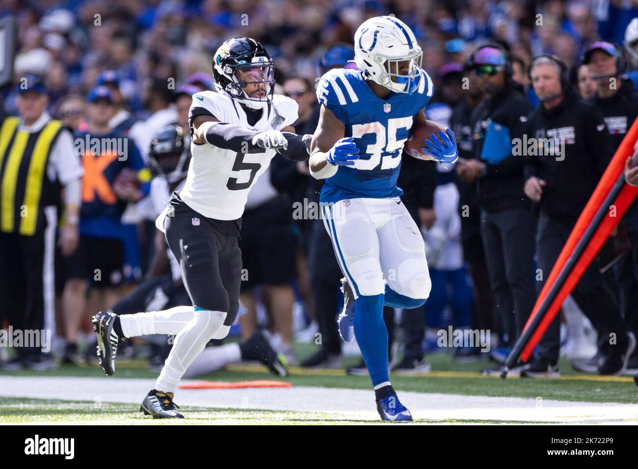 October 16, 2022: Indianapolis Colts running back Deon Jackson (35 ...