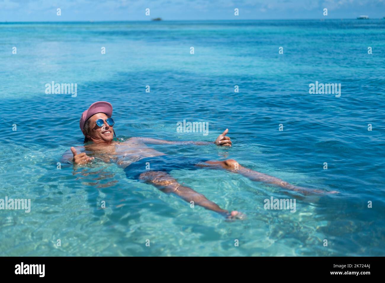 Amazing maldives island panorama hi-res stock photography and images ...