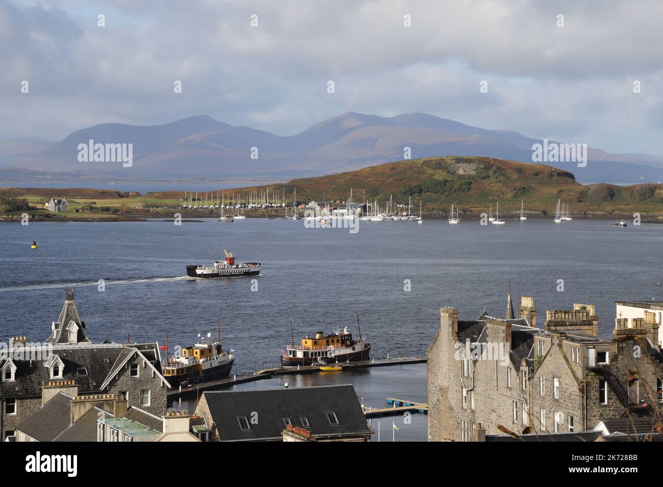 Elevated view of Caledonian MacBrayne ferry Loch Frisa departing Oban ...