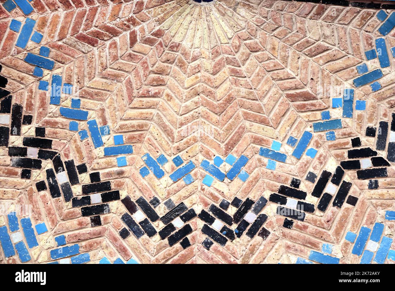 Detail of traditional persian mosaic in arch of Jameh Mosque (Masjid-e ...