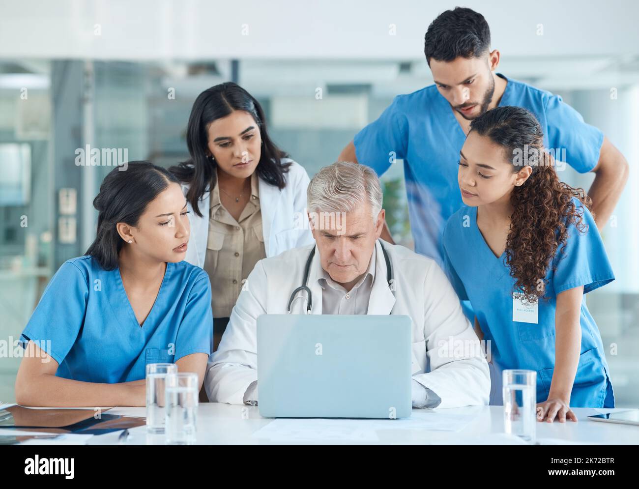 Group nurses serious hi-res stock photography and images - Alamy