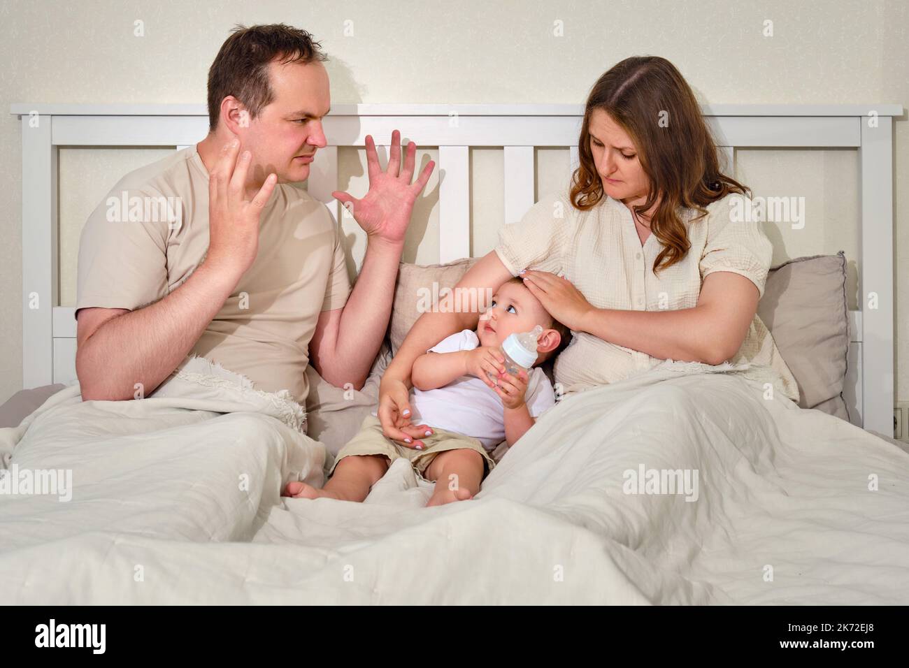 Father threatens frightened mom with baby boy, parents and infant child ...