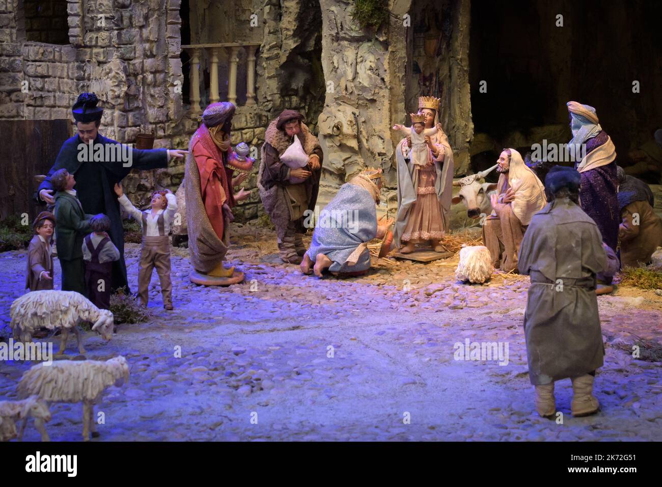 Traditional italian handmade presepe (nativity scene Stock Photo - Alamy