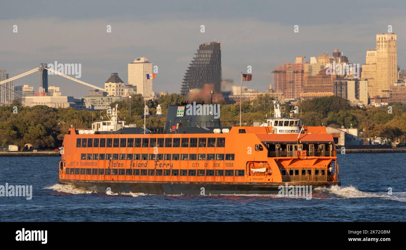 Harbor and island ferry hi-res stock photography and images - Alamy