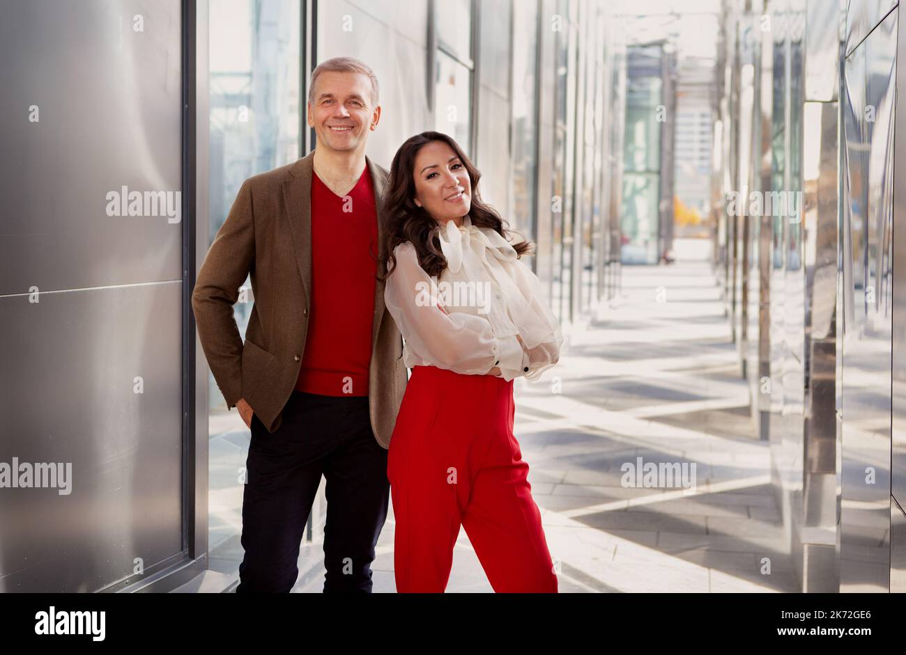 Woman in stylish clothes hi-res stock photography and images - Alamy
