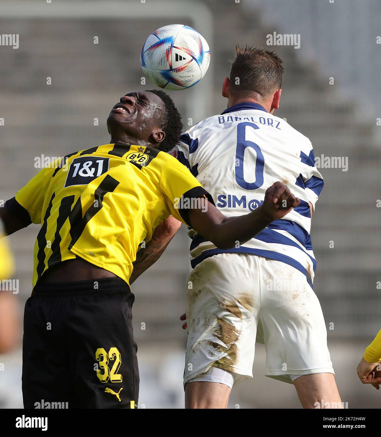 Wuppertal, Deutschland. 16th Oct, 2022. firo : 10/16/2022, football ...