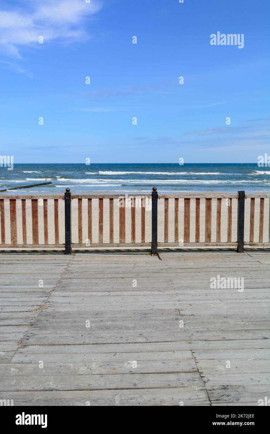 Waterfront water front dock pier hi-res stock photography and images ...