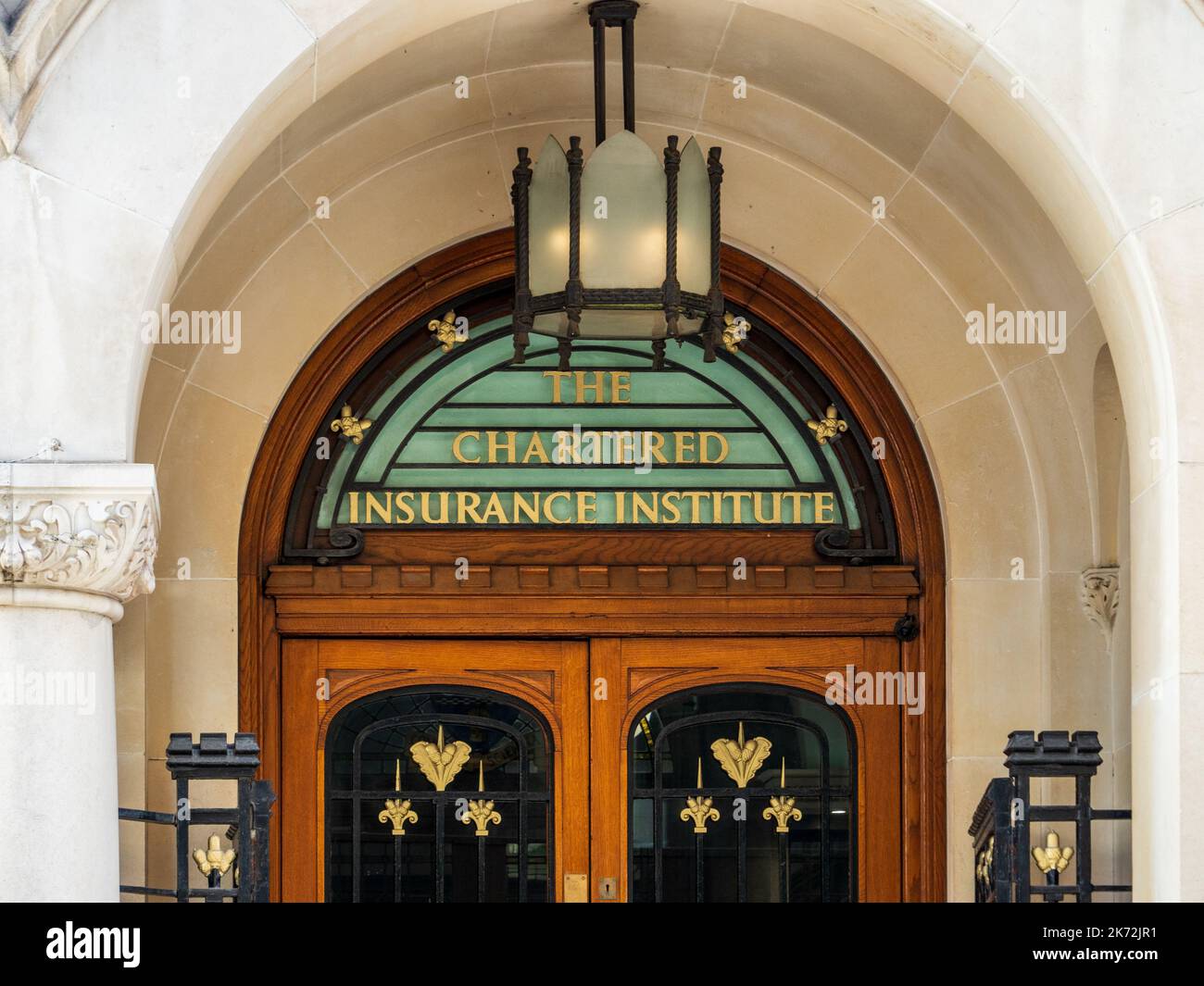 Chartered insurance institute logo hi-res stock photography and images ...