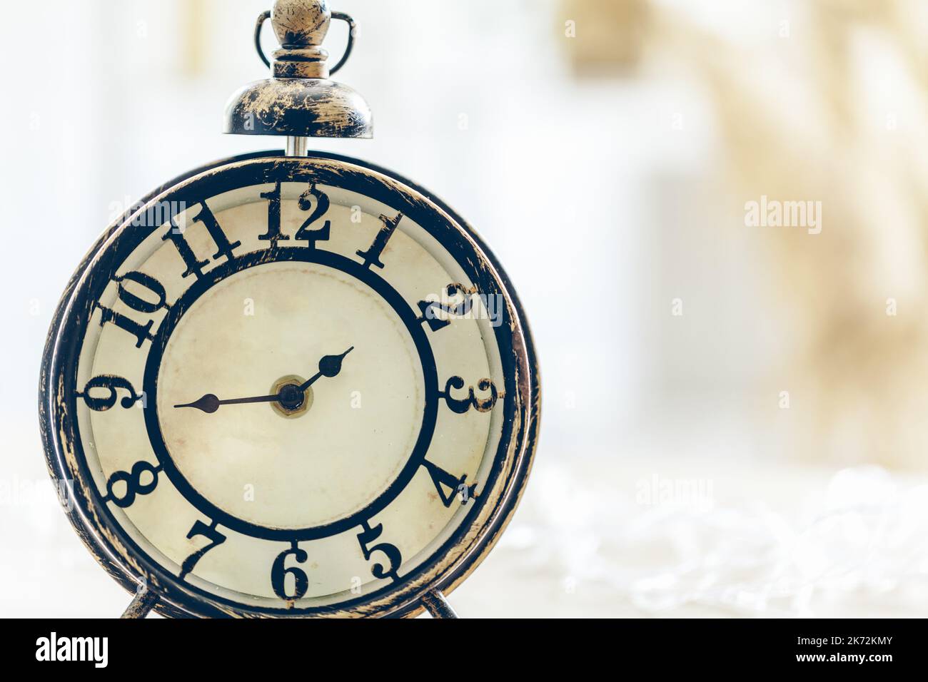 Morning sun. Alarm clock on a beautiful background Stock Photo - Alamy