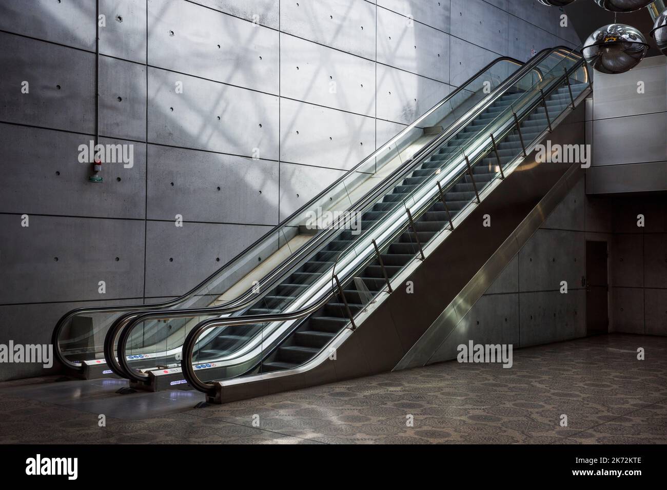 View of empty escalator Stock Photo - Alamy