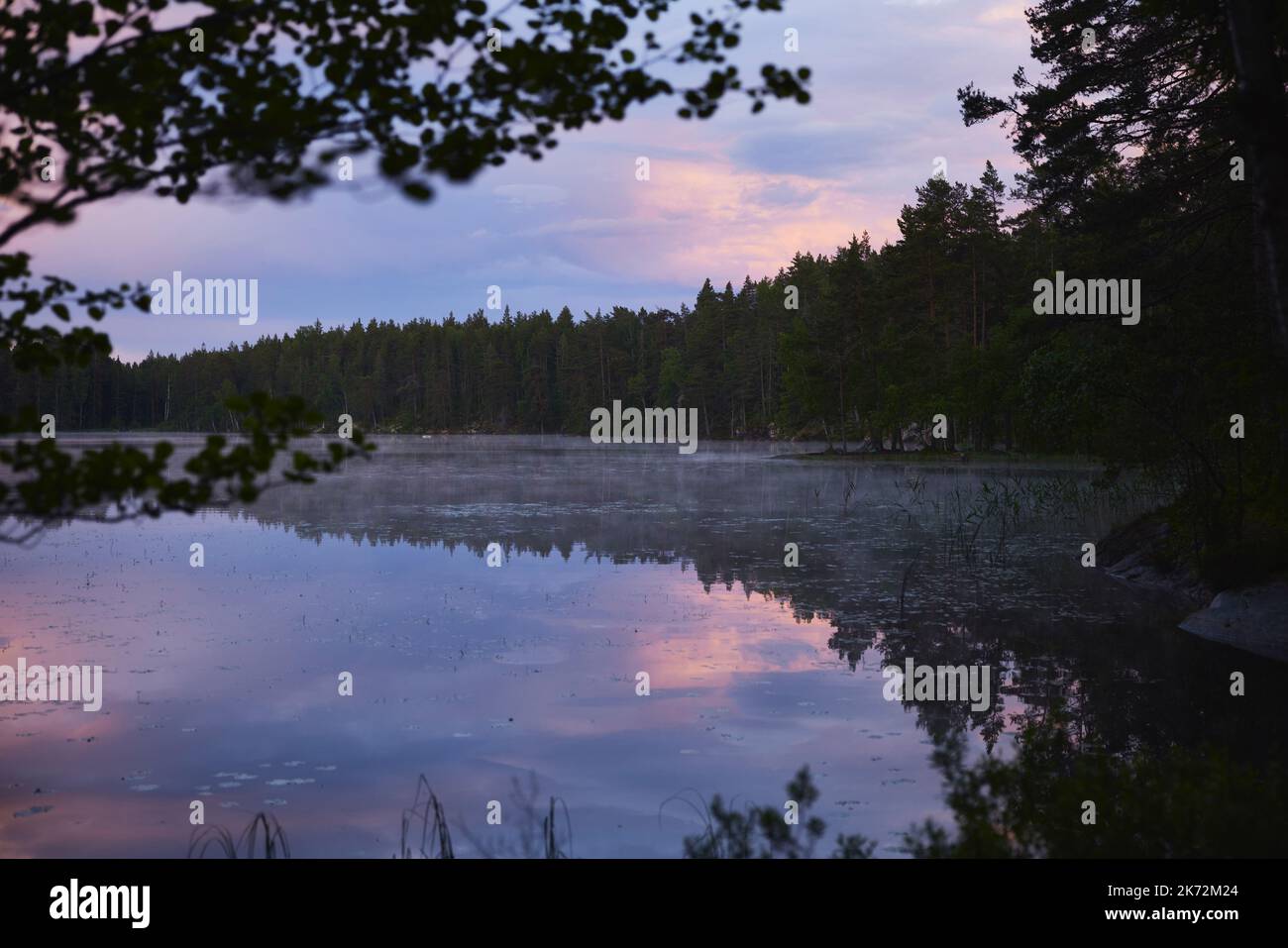 Lakeside scenic beauty hi-res stock photography and images - Alamy