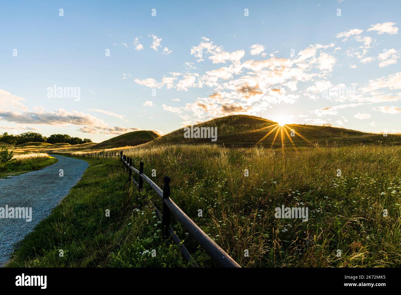 Hilly gravel road hi-res stock photography and images - Alamy