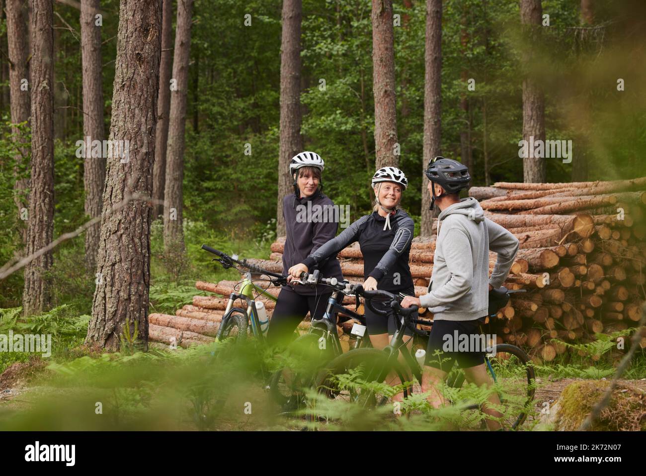 Friendship sporting hi-res stock photography and images - Alamy