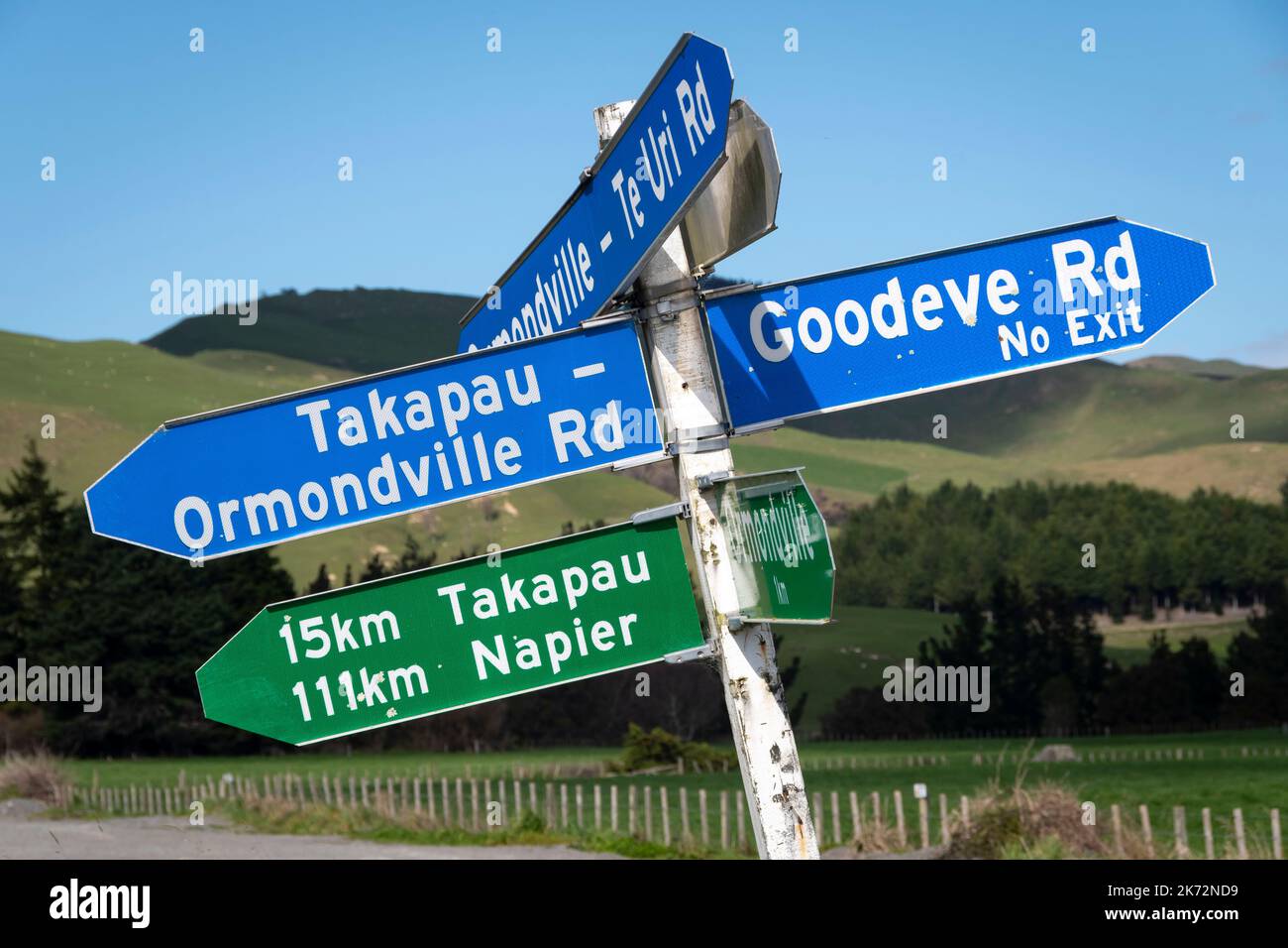 Finger post near information hi-res stock photography and images - Alamy
