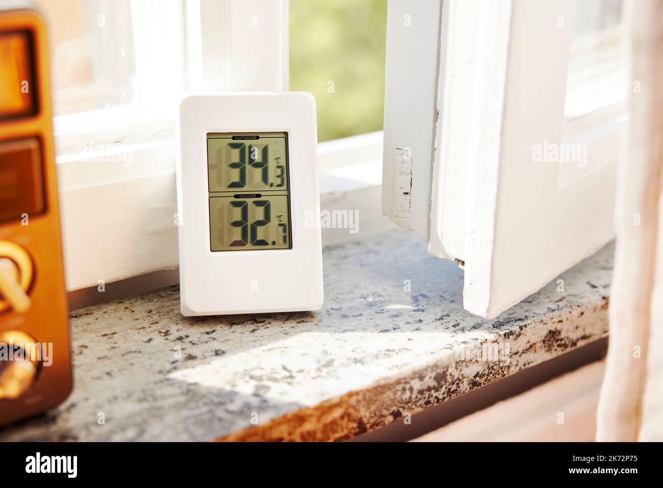 Change thermostat hi-res stock photography and images - Alamy
