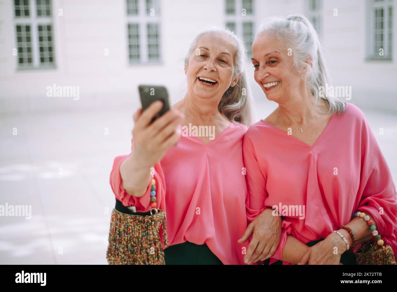 Twins sister senior hi-res stock photography and images - Alamy