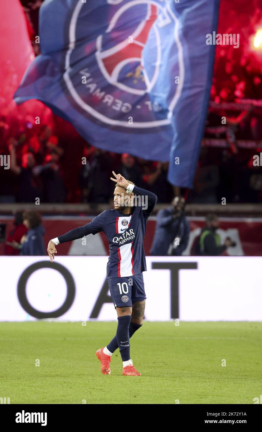 Neymar Jr of PSG celebrates his goal during the French championship ...