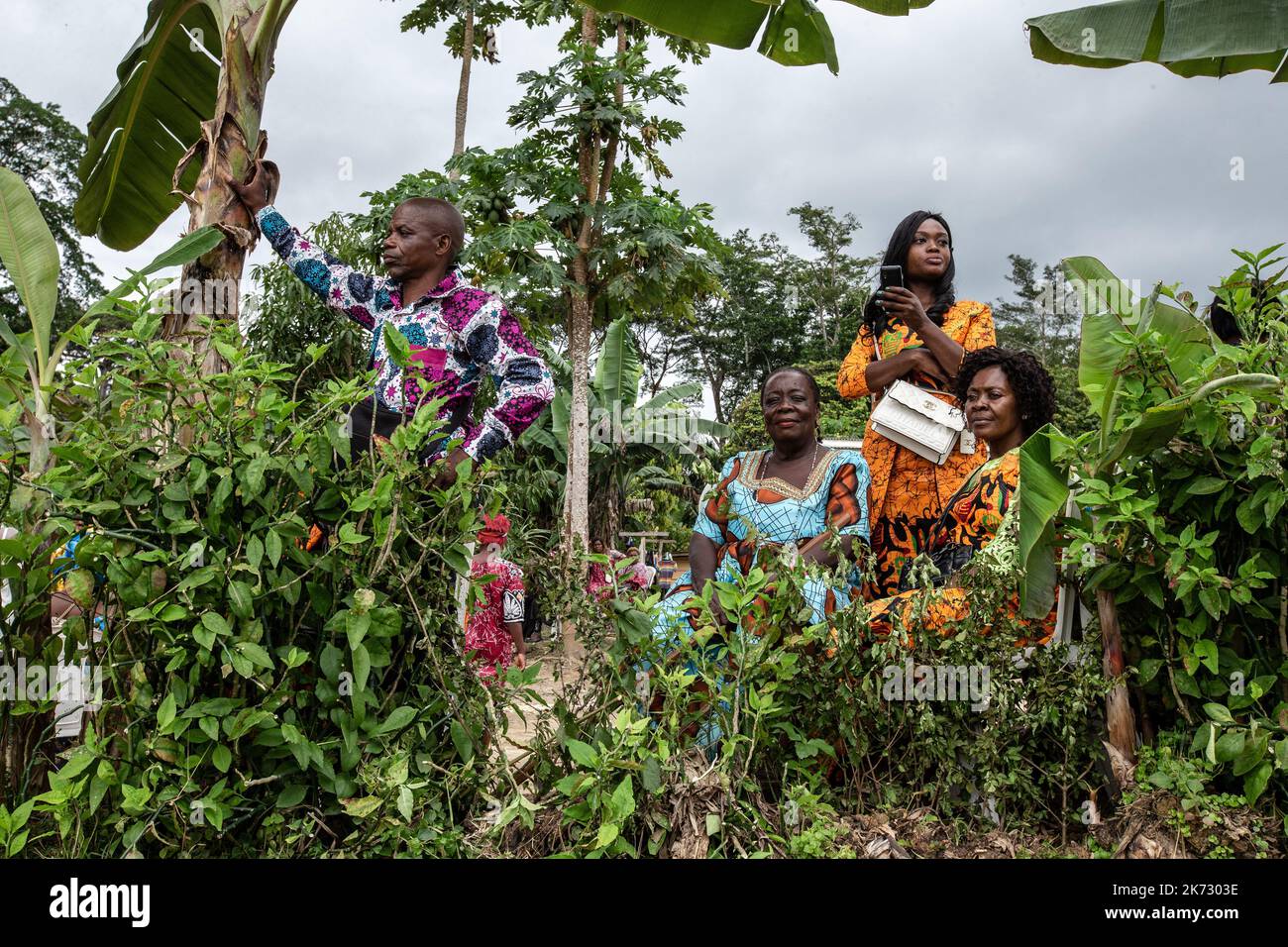 Rural women attending the International Day in Nguibassal Stock Photo ...