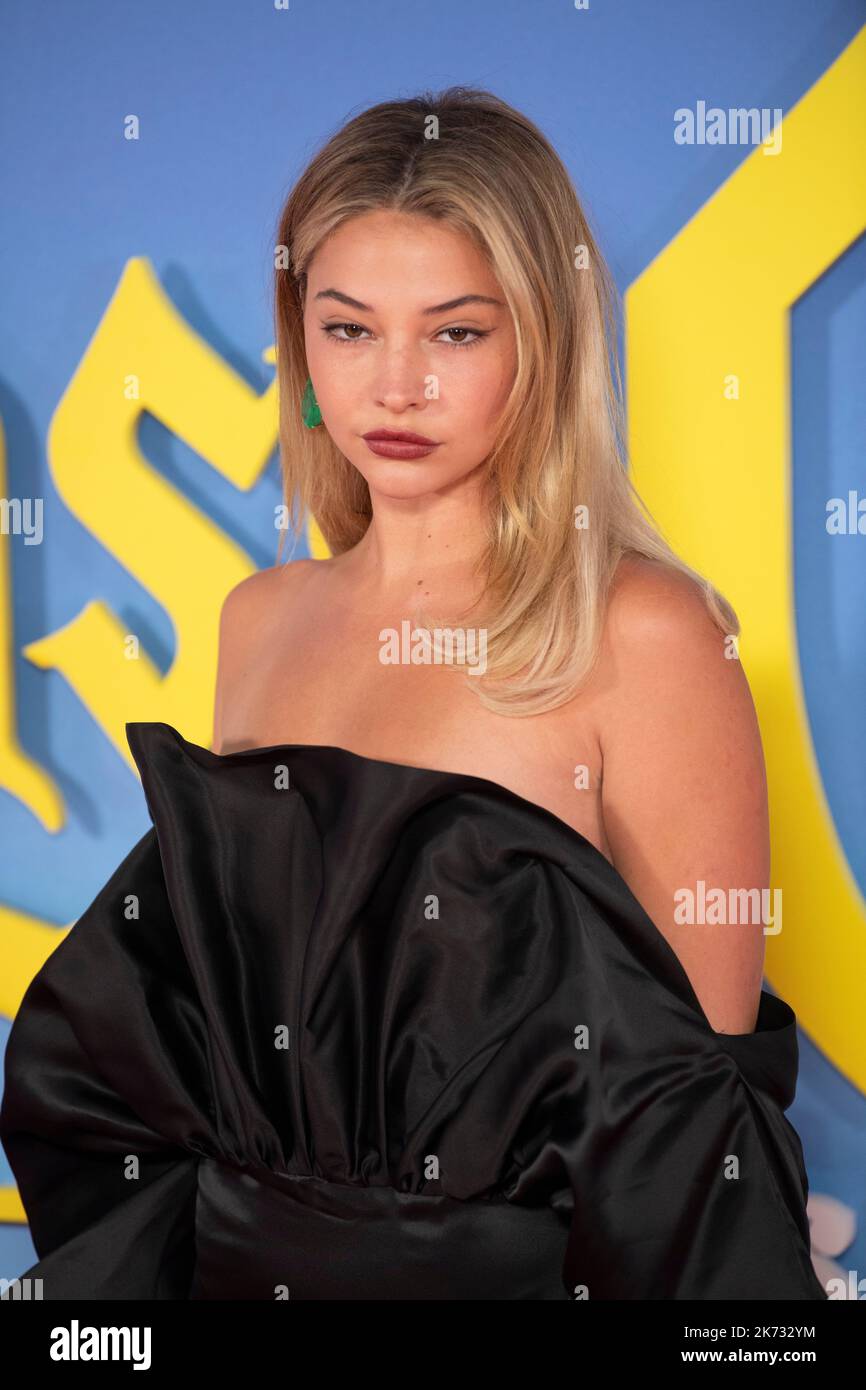 UK. 16th Oct, 2022. Madelyn Cline attends the "Glass Onion: A Knives ...