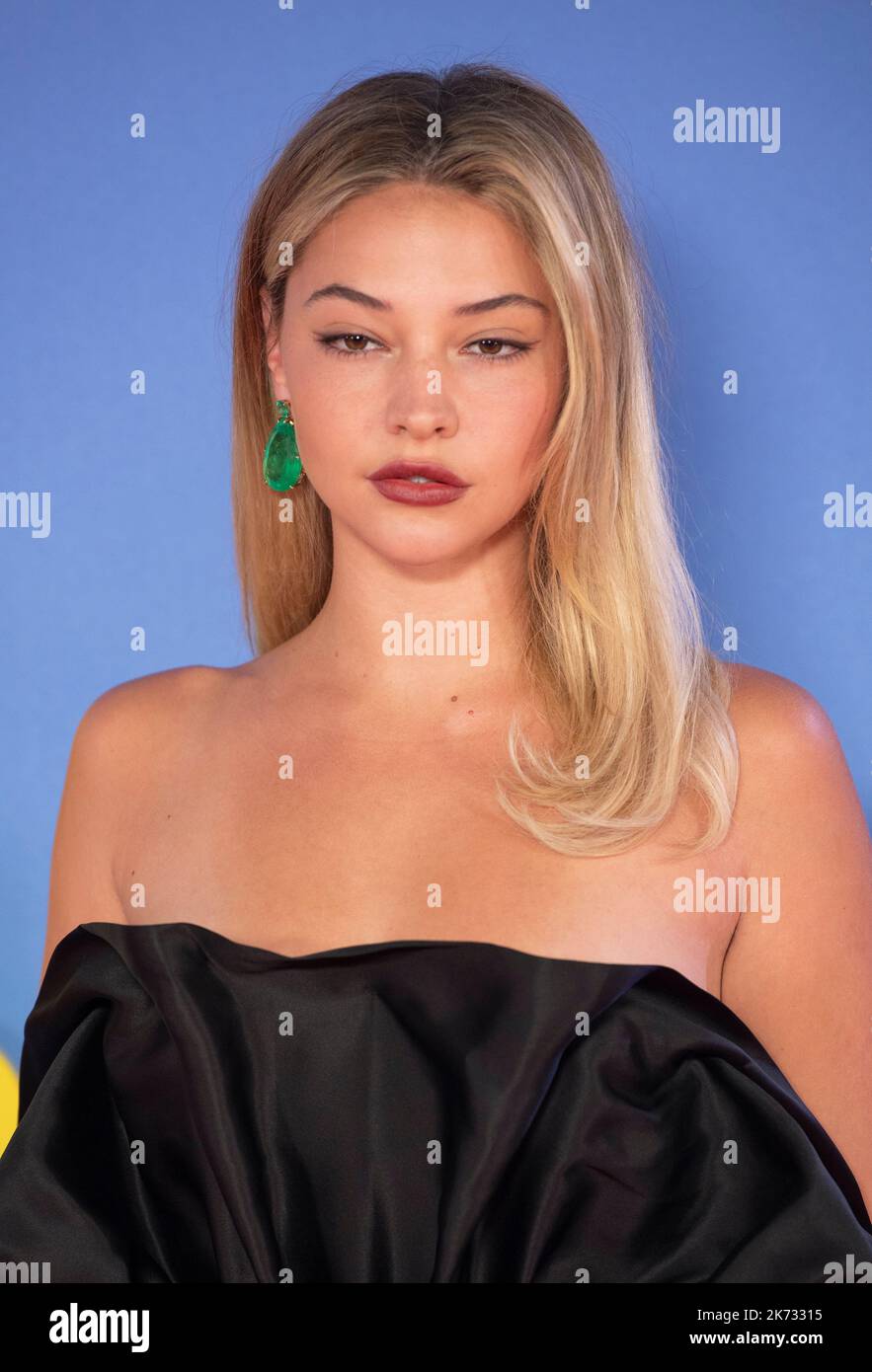 Madelyn cline hi-res stock photography and images - Alamy