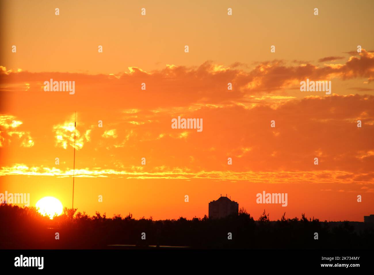 Beautiful panorama sunrise layers hi-res stock photography and images ...