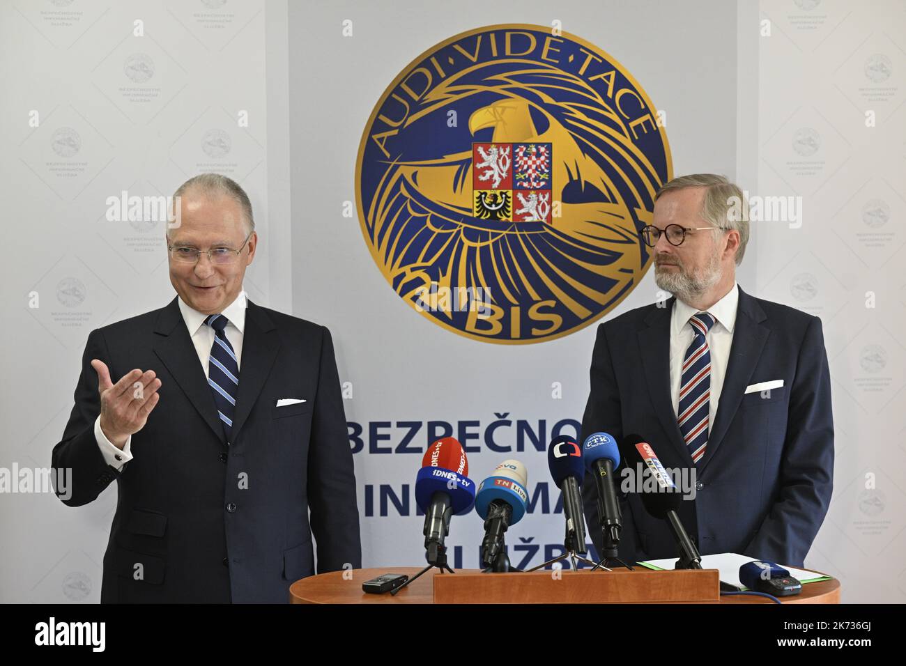 Bis civilian counter hi-res stock photography and images - Alamy