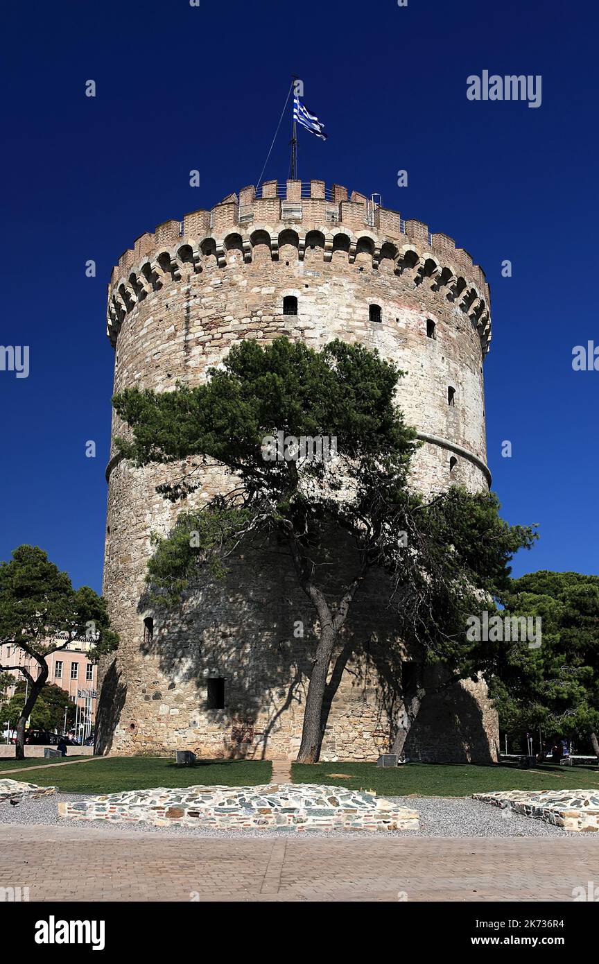 White tower in saloniki hi-res stock photography and images - Alamy