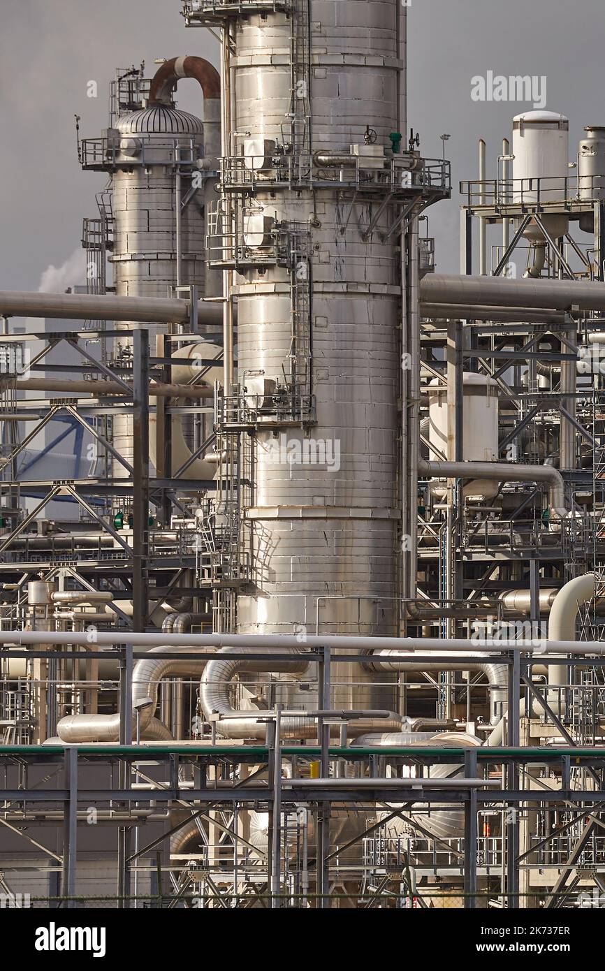 Industrial complex pipes hi-res stock photography and images - Alamy