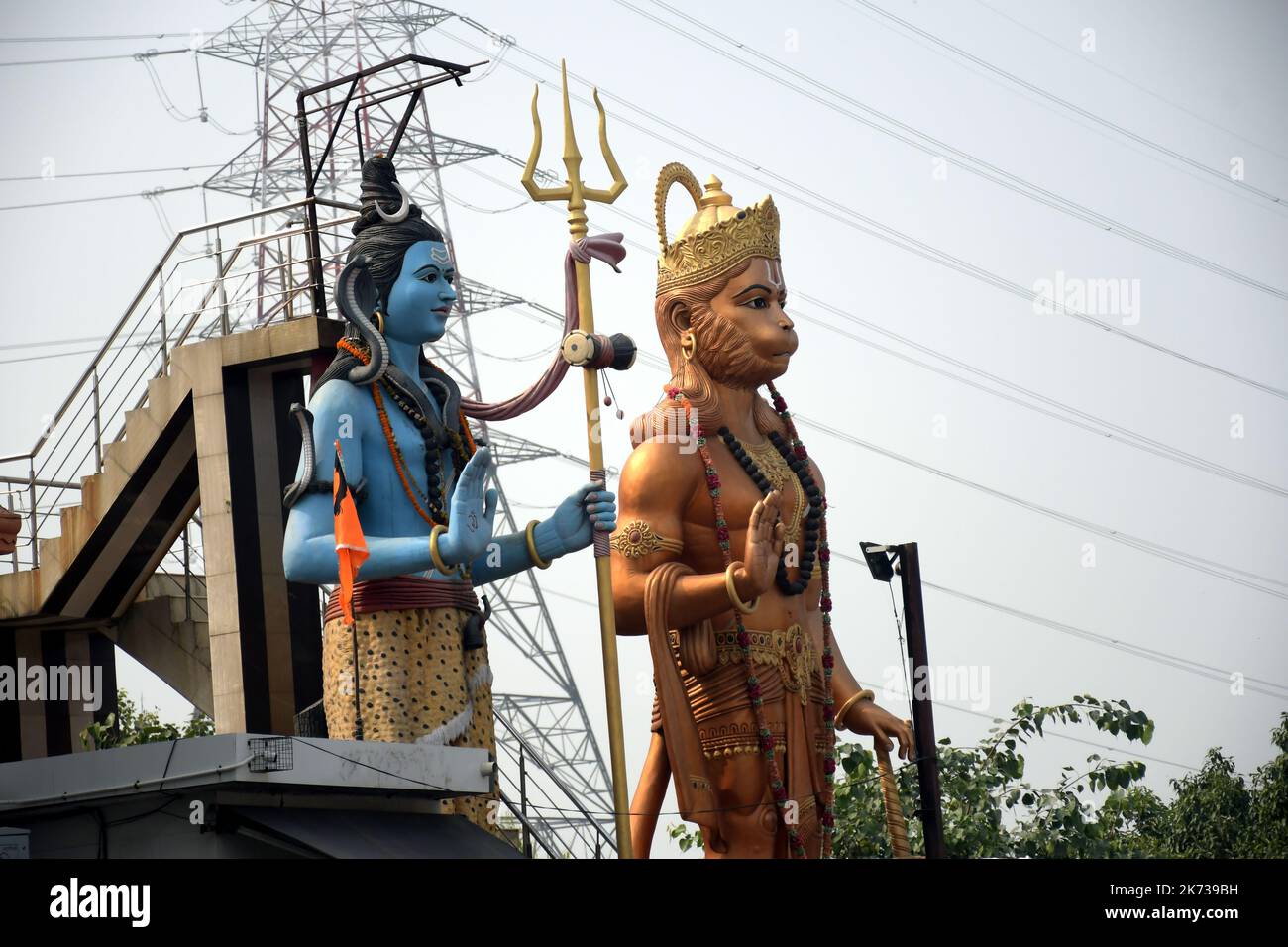 East Delhi, Delhi, India. 17th Oct, 2022. Huge Big Idol of Hindu Gods ...