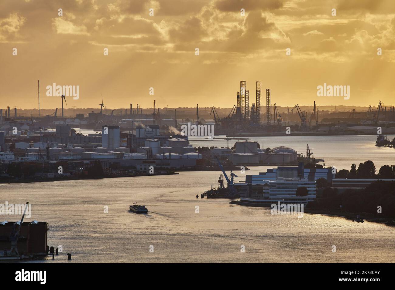 Rotterdam harbor from above hi-res stock photography and images - Alamy