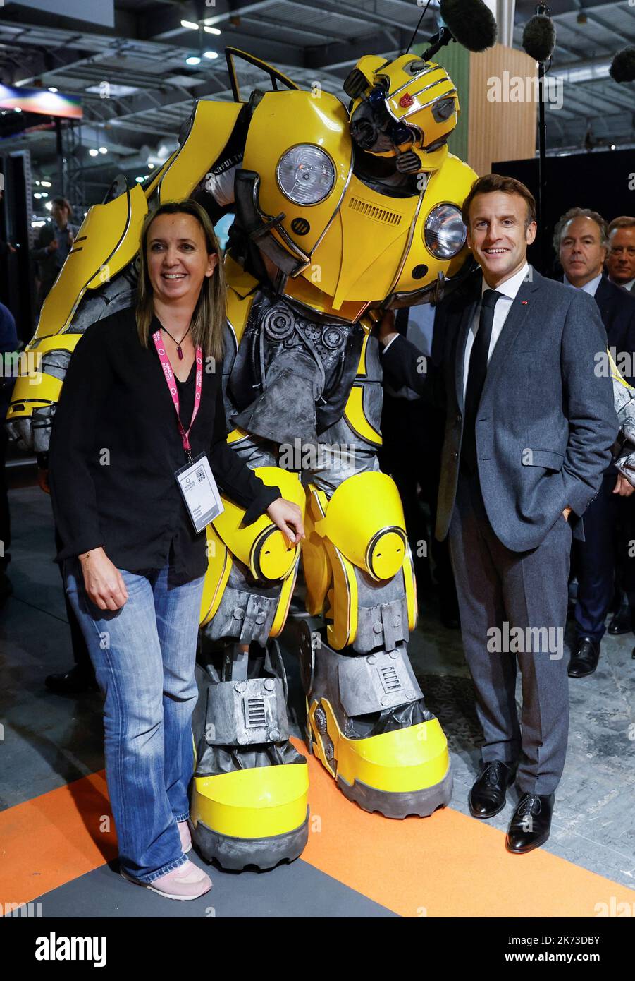 Bumblebee character hi-res stock photography and images - Alamy